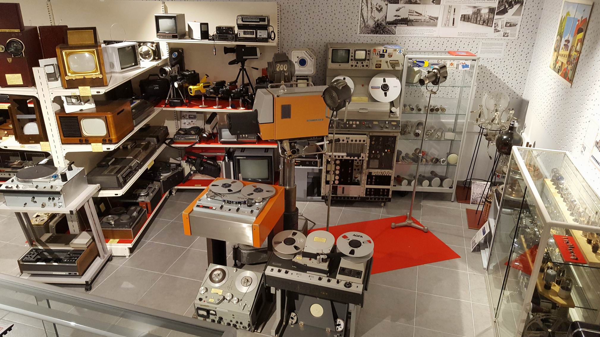 MUSEE DE L'AUDIOVISUEL ET DE LA COMMUNICATION, MONTVAL-SUR-LOIR, Musée ...